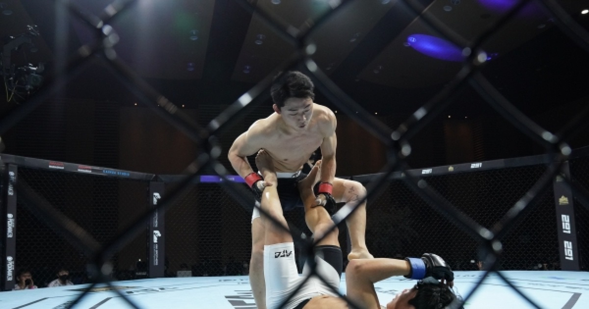 [AFC16] '십자인대 파열 투혼' 김진민, MMA 기술 총망라 판정승