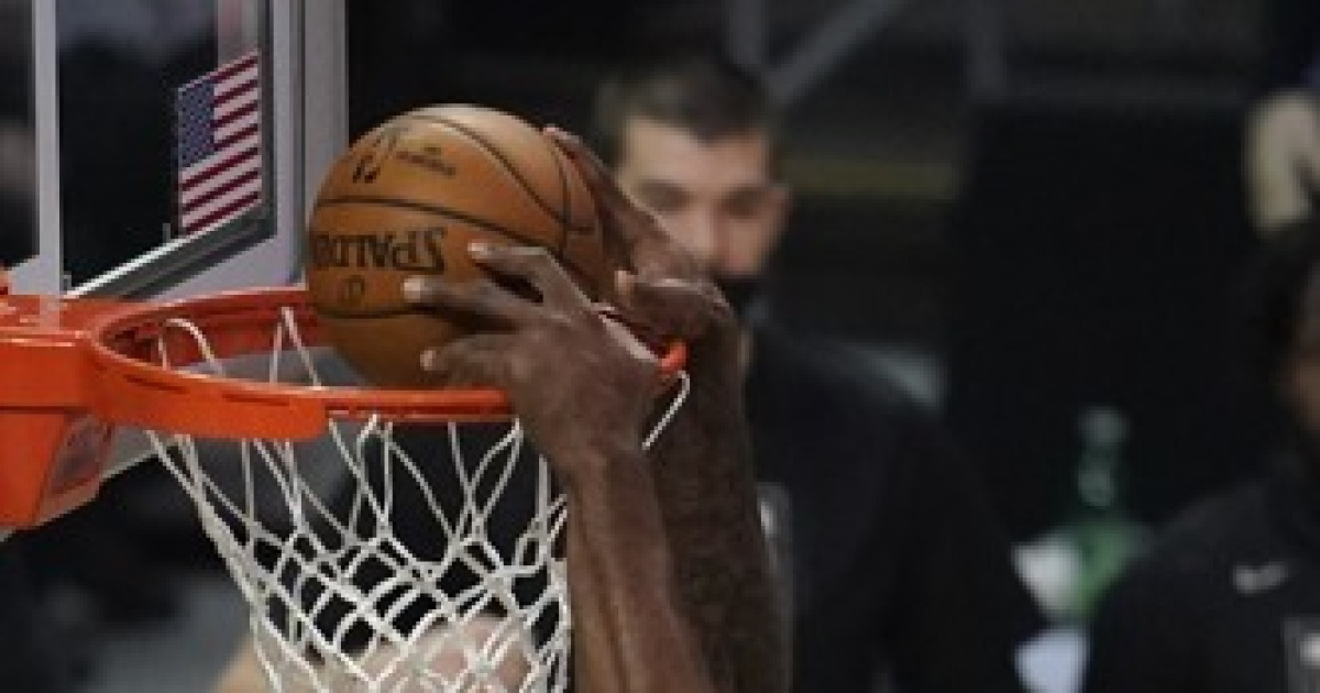 [NBA PO] '3점 폭발' 클리퍼스, 댈러스 꺾고 PO 2라운드 막차 탑승