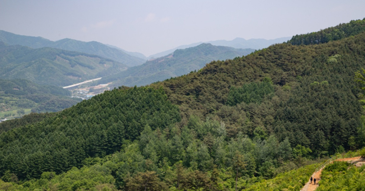 Trail along Mount Chiak finally opens after five years of work