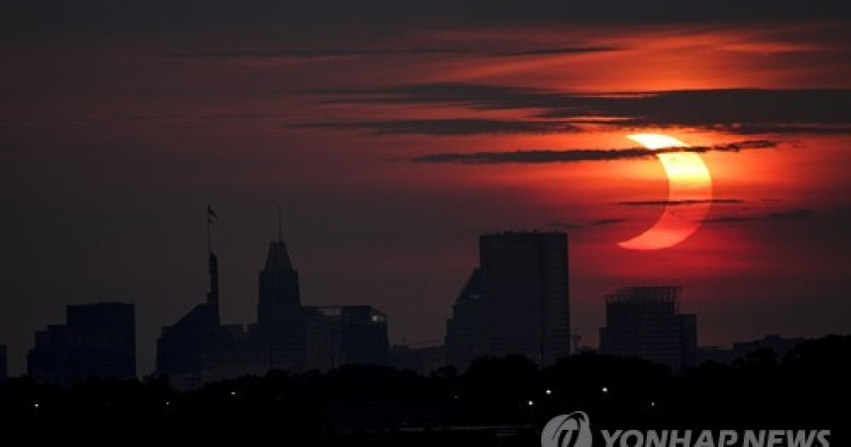 APTOPIX US Solar Eclipse Baltimore