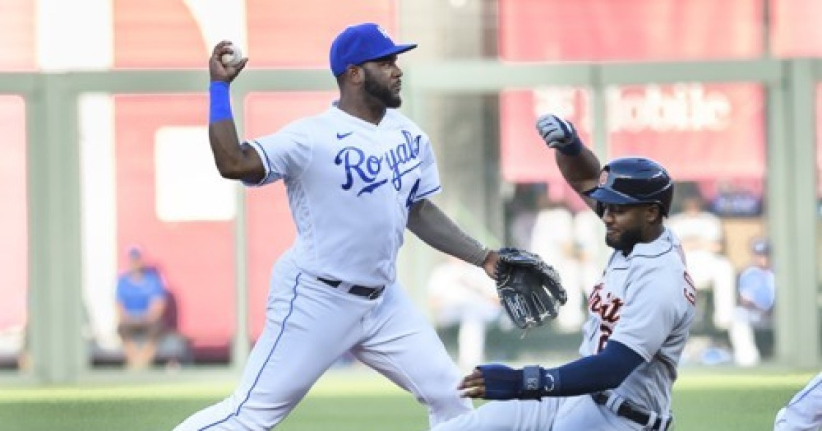 Tigers Royals Baseball