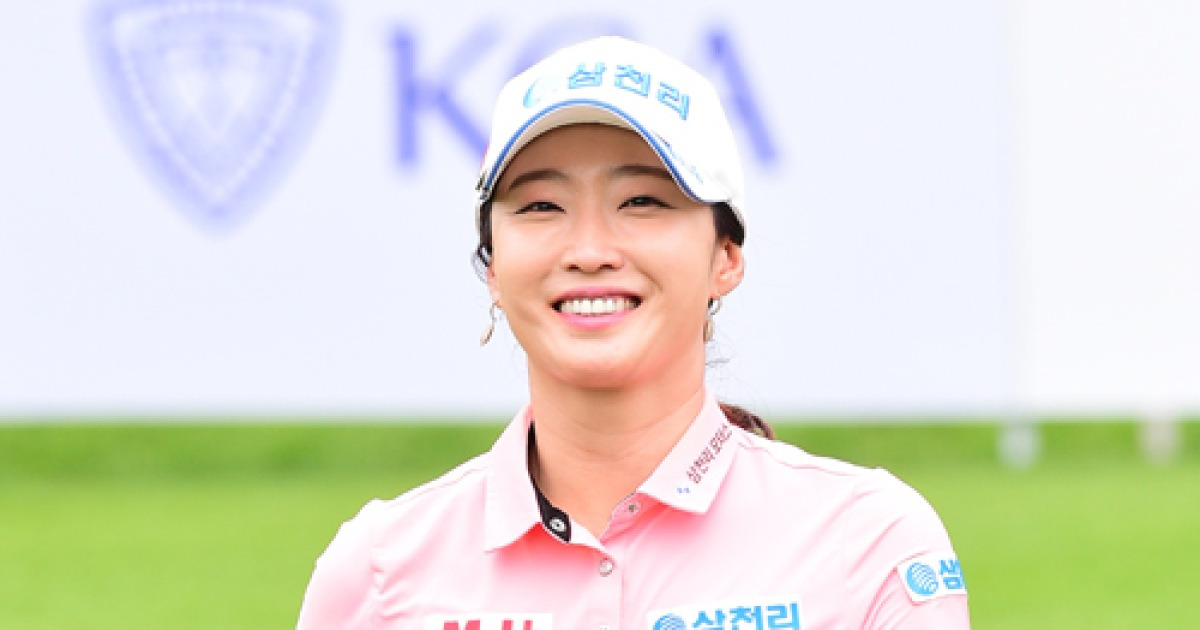 [MD포토] KLPGA 1,000라운드 눈 앞 홍란 '골프는 즐겨요'