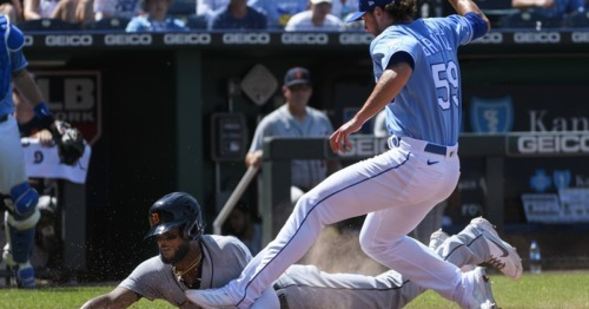 Tigers Royals Baseball