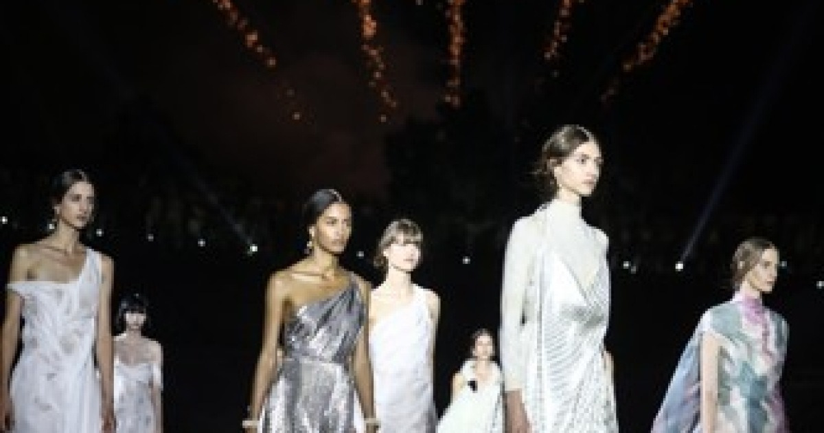 GREECE DIOR FASHION SHOW