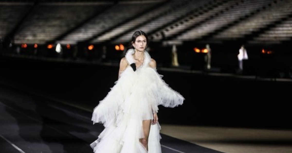 GREECE DIOR FASHION SHOW