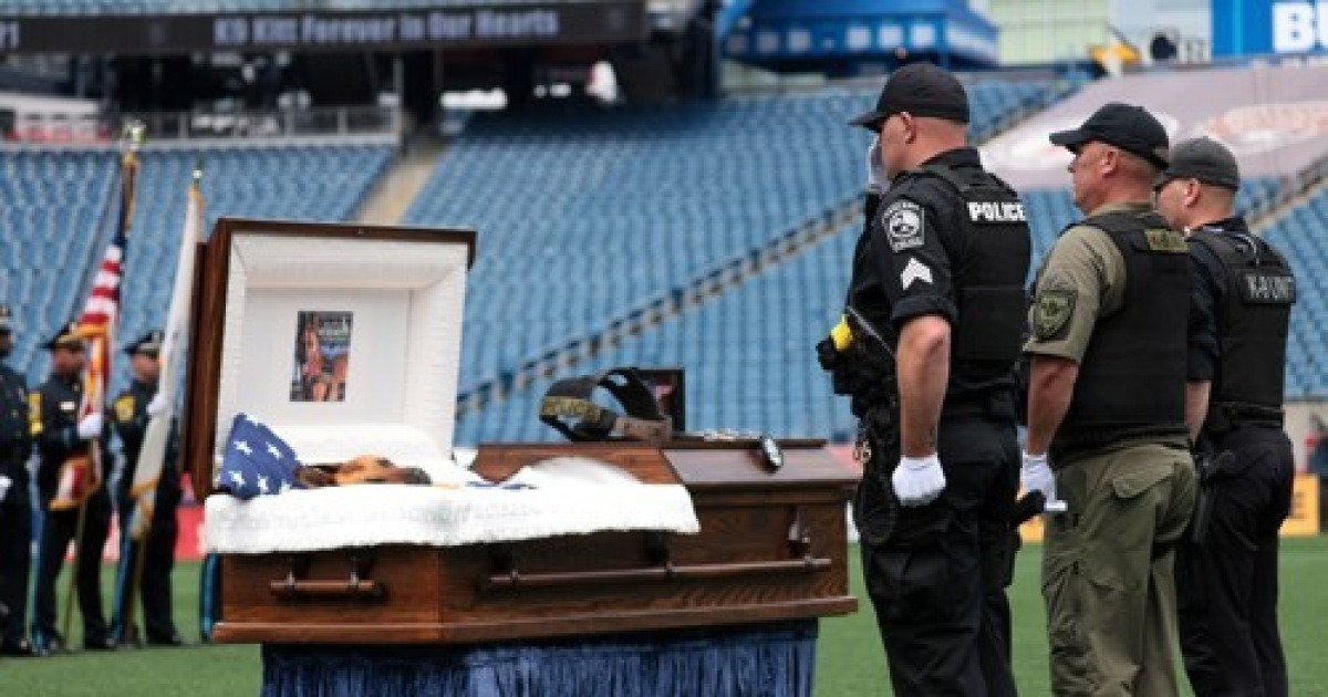 USA POLICE DOG FUNERAL