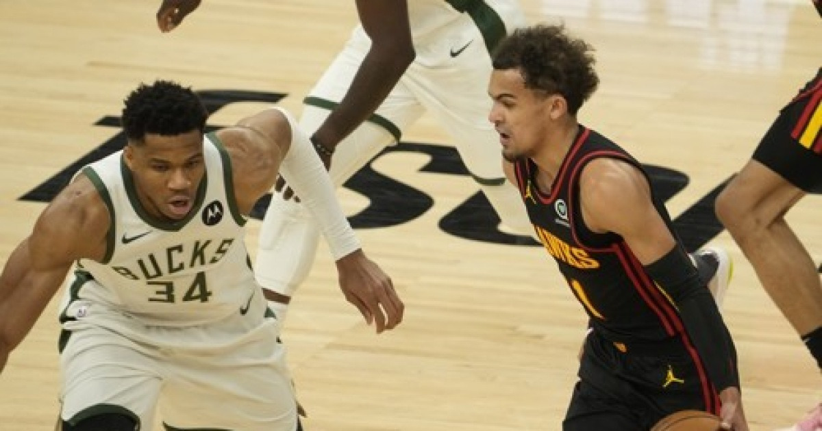 Hawks Bucks Basketball