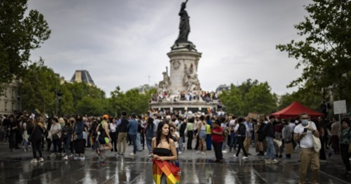 epaselect FRANCE PARIS LGBTQ PRIDE PARADE