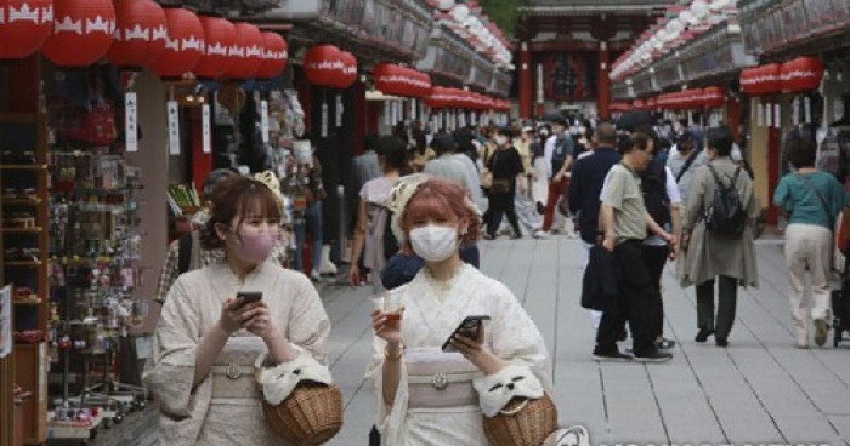 Virus Outbreak Japan Daily Life