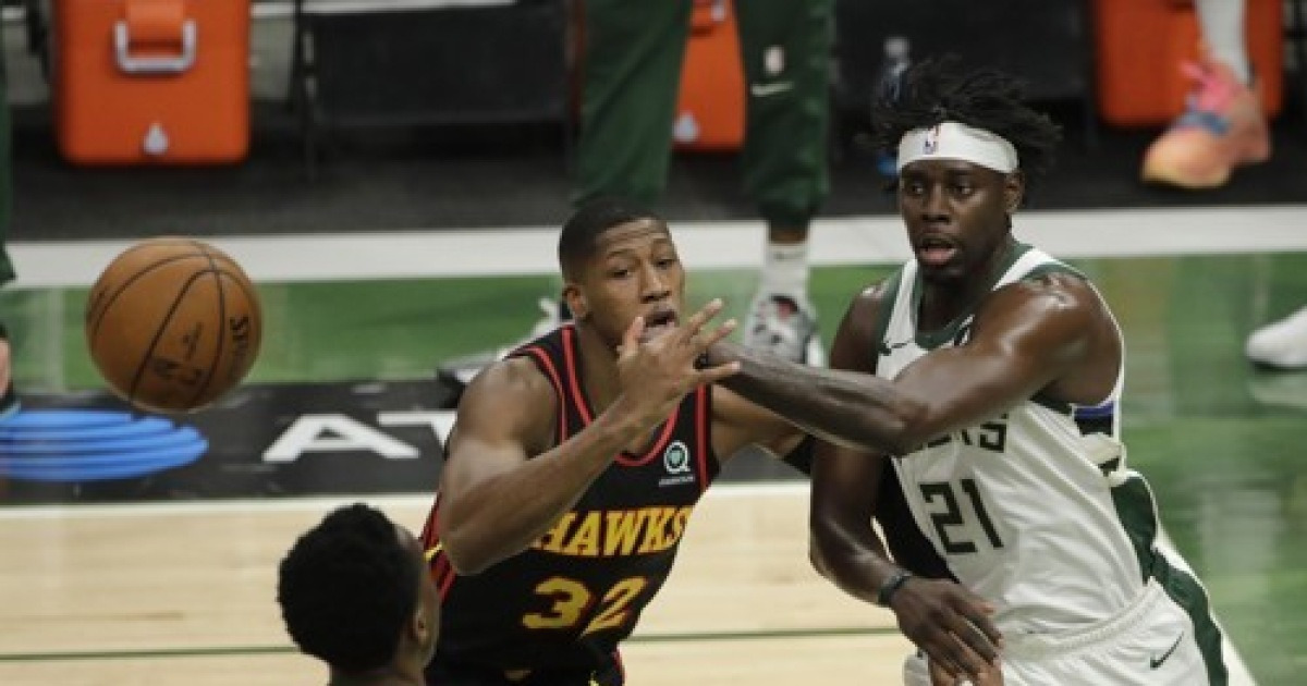 Hawks Bucks Basketball