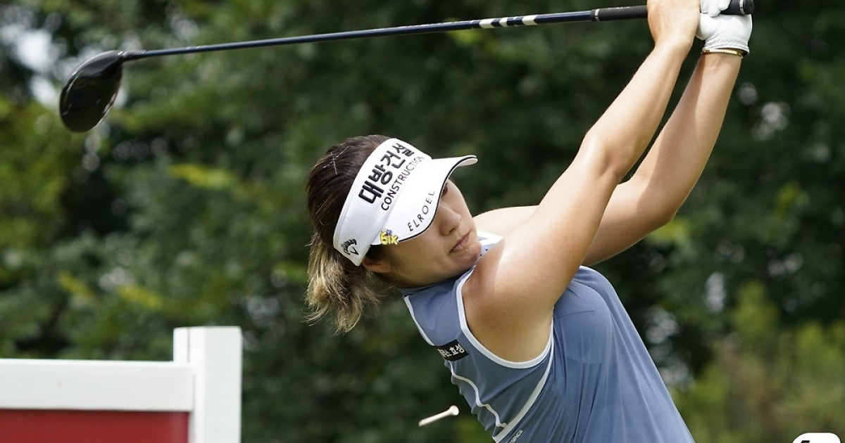 이정은6·고진영, LPGA VOA 클래식 2R 공동 2위..선두와 2타 차