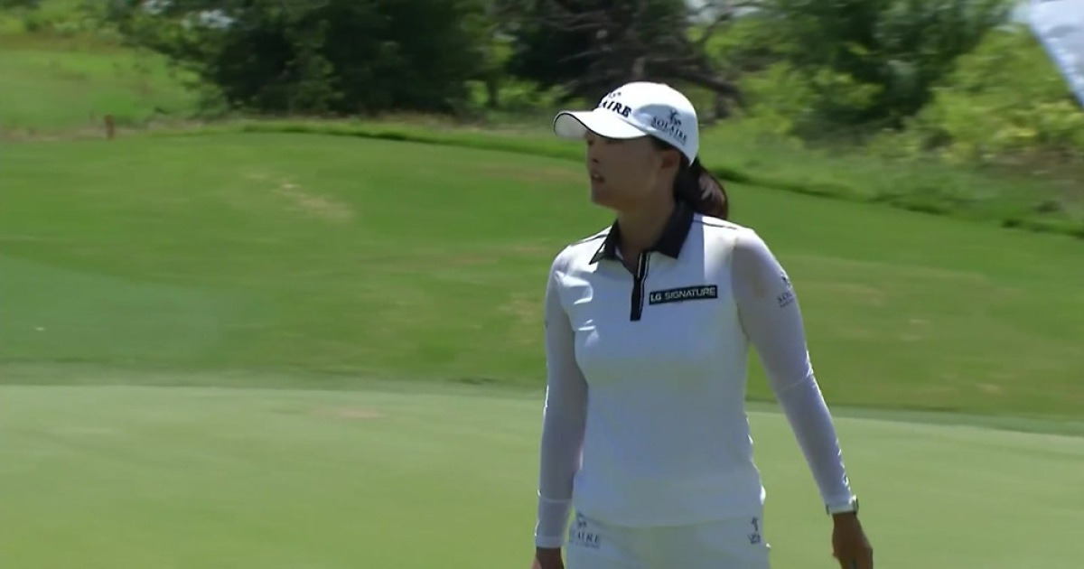 고진영, VOA 클래식 3R 단독선두..시즌 첫 승 눈앞