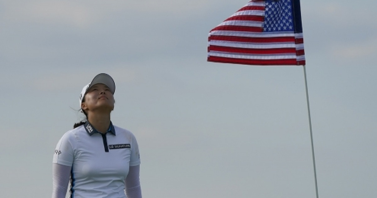 고진영 "하늘에 계신 할아버지 할머니 기뻐하실 듯" [LPGA VOA클래식]