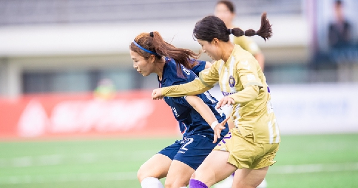 [WK포토] 창녕WFC 김진희의 공격을 차단하는 서울시청 이예은