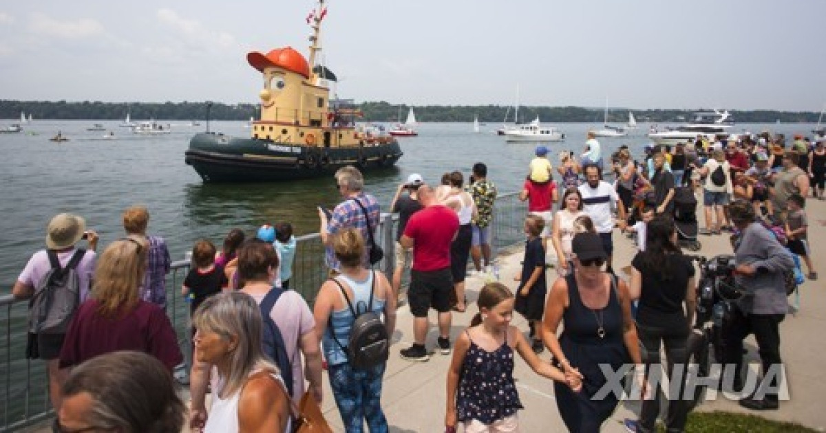 CANADA-ONTARIO-HAMILTON-TUGBOAT-THEODORE TOO-JOURNEY-WATER CONSERVATION