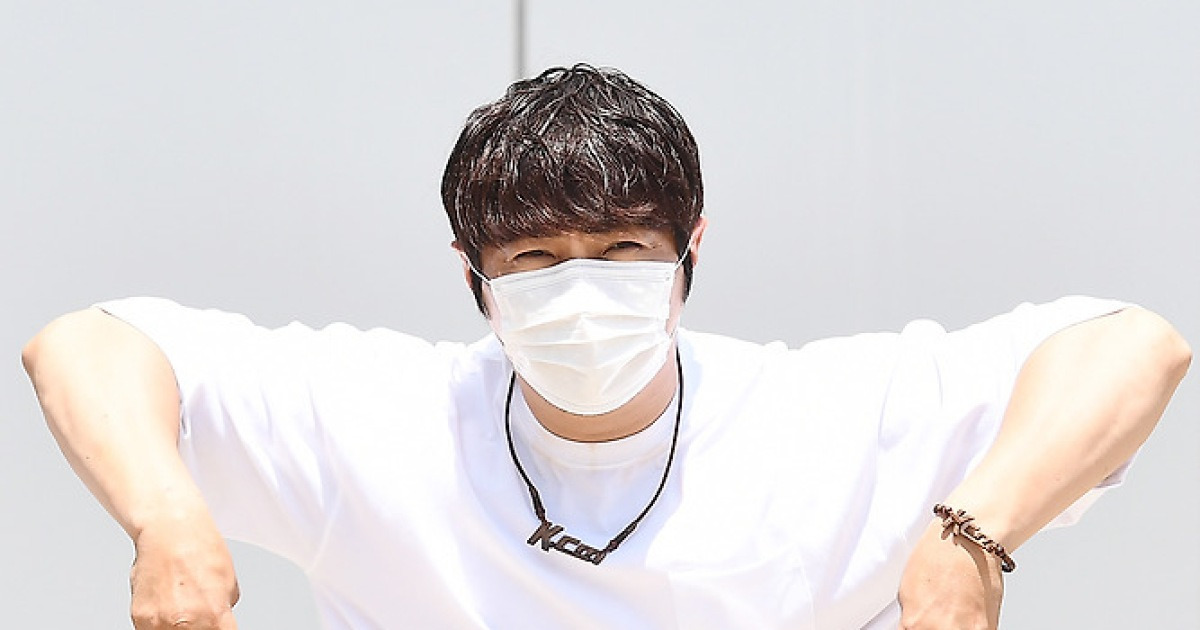 KCM 'M.O.M 의 대표 미남'[포토엔HD]