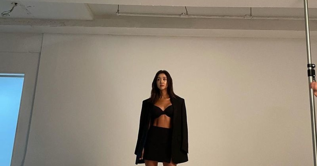 '173cm·52kg' 김빈우, 속옷입고 찍은 탄탄 보디 화보 공개 "시아버지 허락 받아"