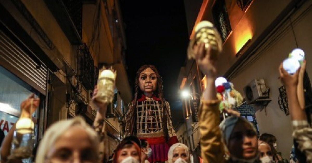 TURKEY PUPPET AMAL WALK