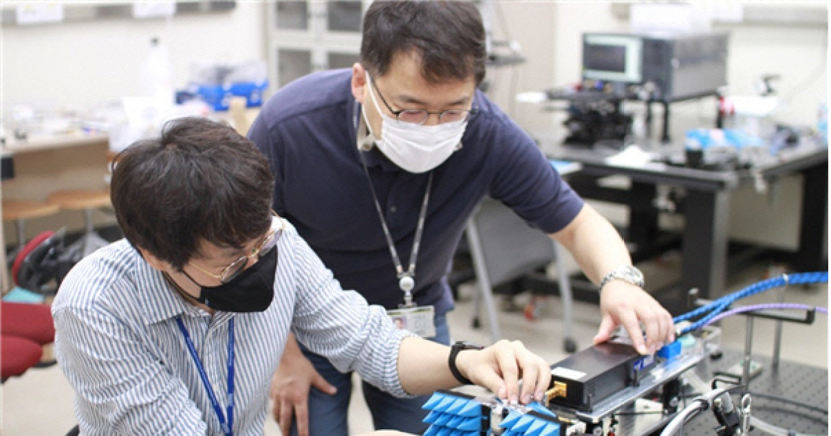 6G 시대 성큼..KAIST·LG 세계 최초 '테라헤르츠 광대역 빔포밍 기술' 시연