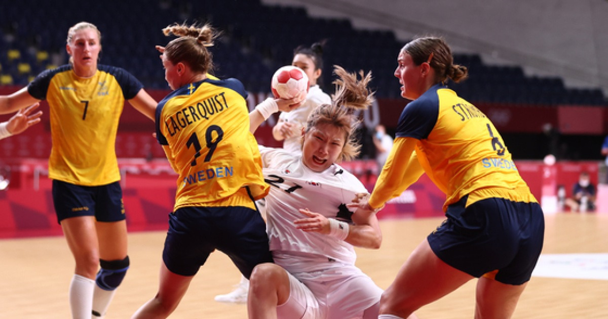 Handball team heads home after tough clash with Sweden