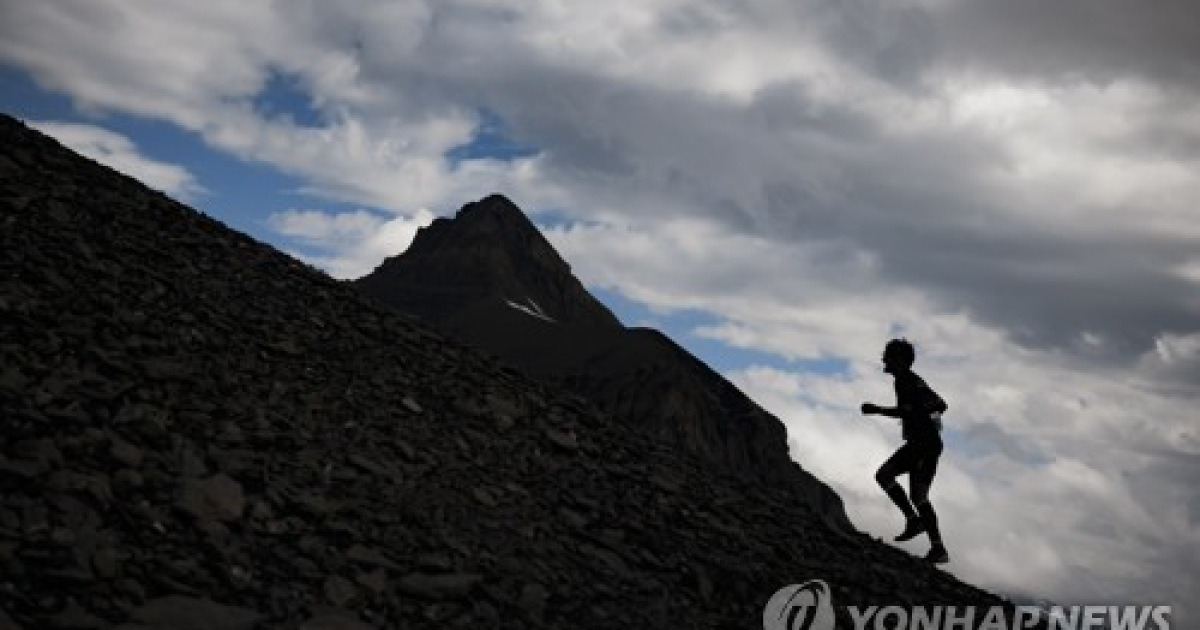 SCHWEIZ GLACIER 3000 RUN