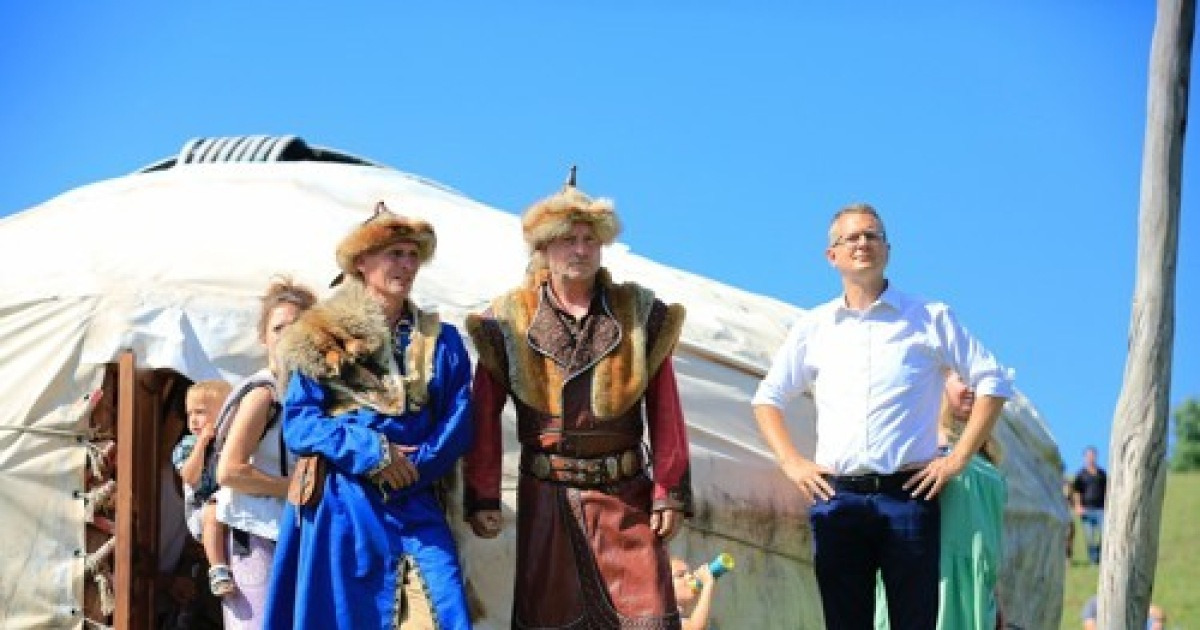 HUNGARY CUSTOMS AND TRADITIONS WORLD EQUESTRIAN ARCHERY DAY