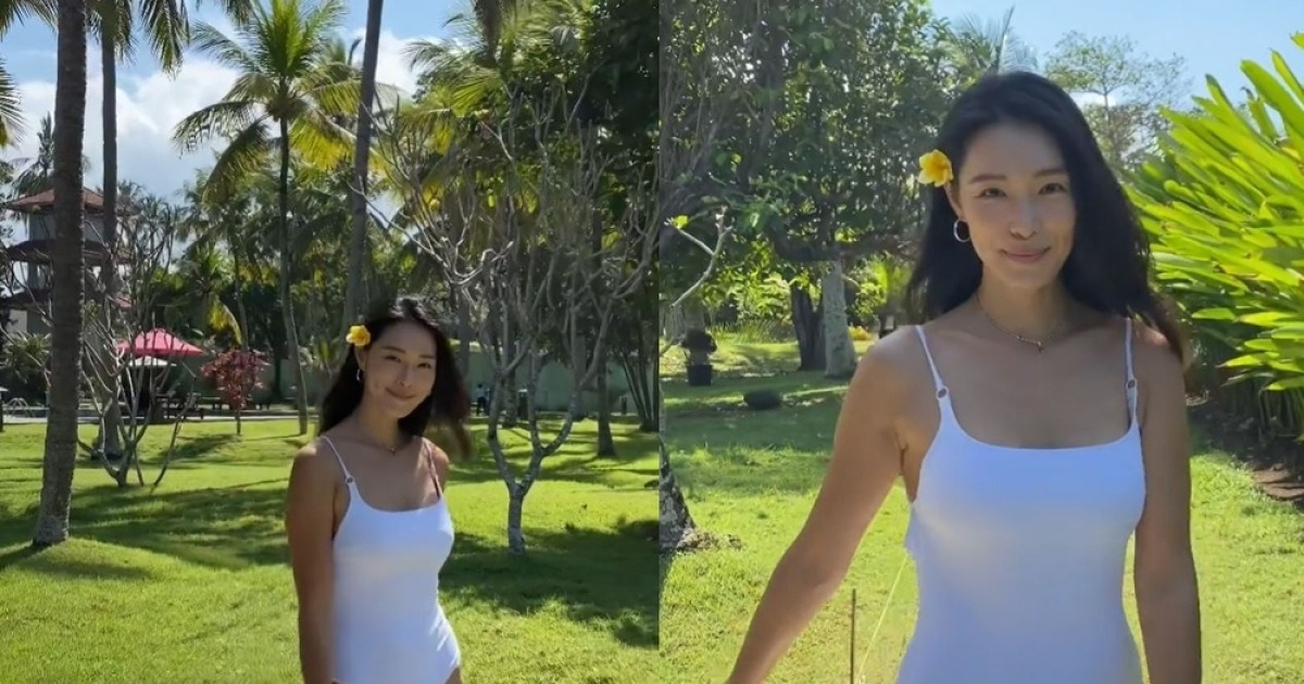 '168cm·52kg' 가희, 수영복 입고 환한 미소 '발리 여신 등극'