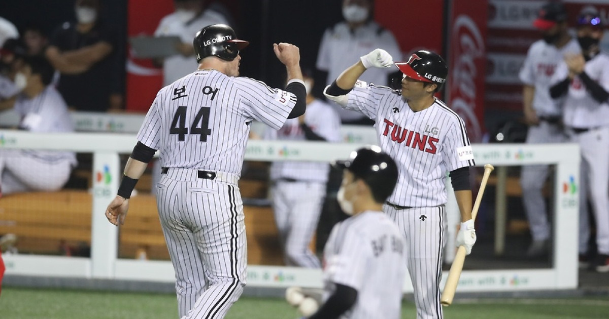 '17안타 폭격' LG, SSG 12-5 대파하고 공동 1위 등극 [잠실:스코어]