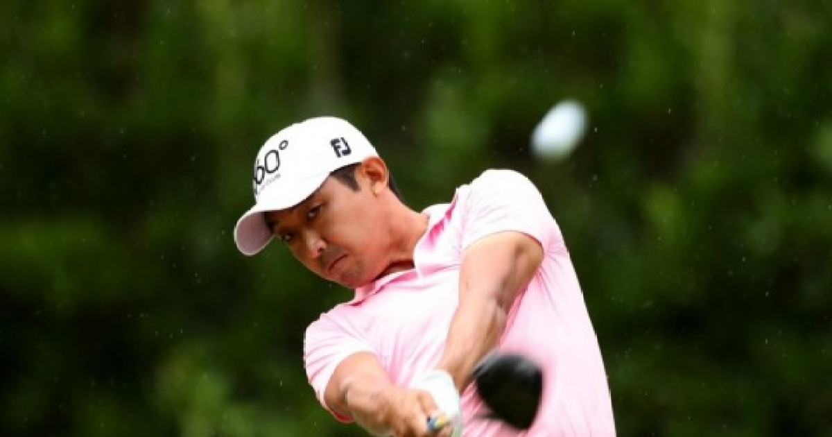 '7언더파 폭풍타' 박준원, KPGA 선수권 2R 단독 선두 도약