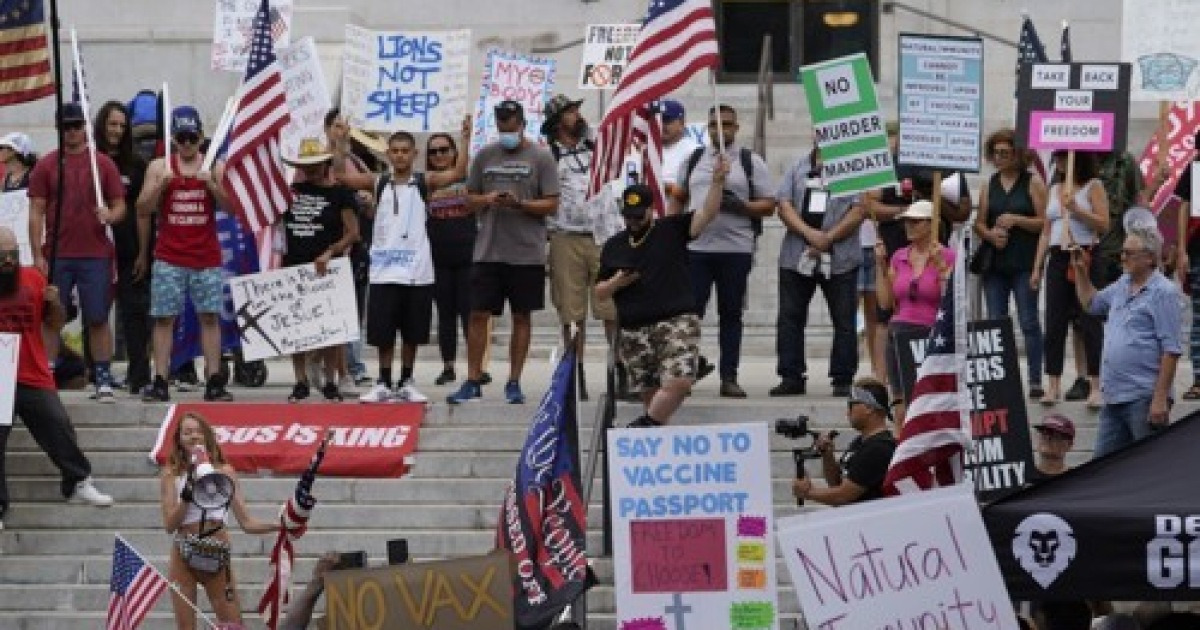 Virus-Outbreak-Anti-Vaccine-Rally