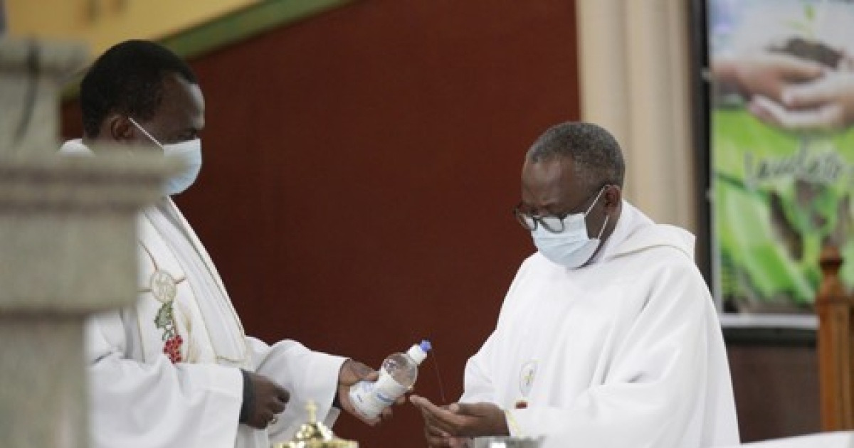 ZIMBABWE RELIGION-CHURCHES RE-OPEN