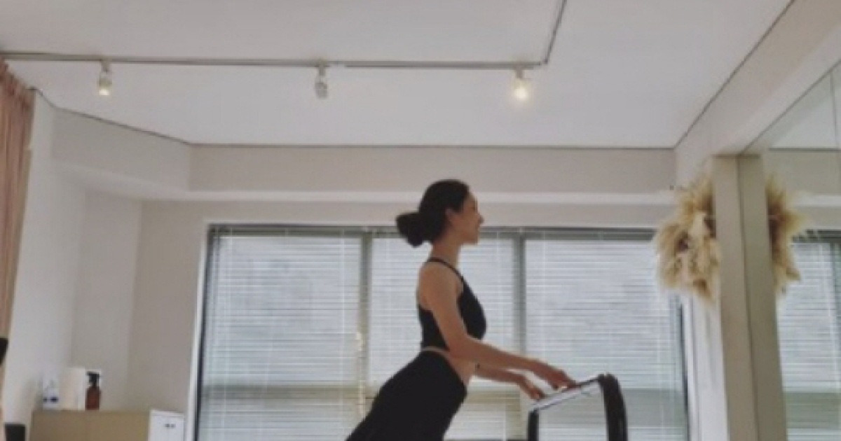 정려원, '166cm·47kg' 가녀린 몸매..발레리나 같은 자태