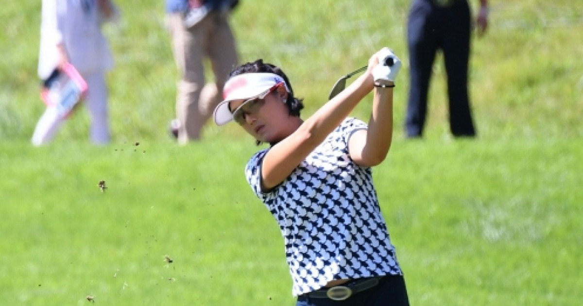 '우승 향한' 전미정, JLPGA 니토리 골프대회 3R 1타차 선두