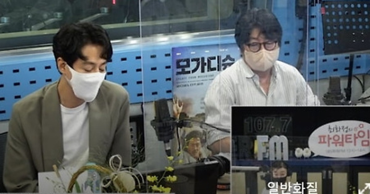 [ten 리뷰] 김윤석x조인성 모가디슈 300만 기적 500만 돌파하면 구교환까지 최파타
