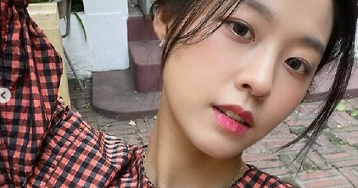 AOA 설현, 얼짱 각도 필요 없는 미모..청순한 예쁨 폭발[M+★SNS]