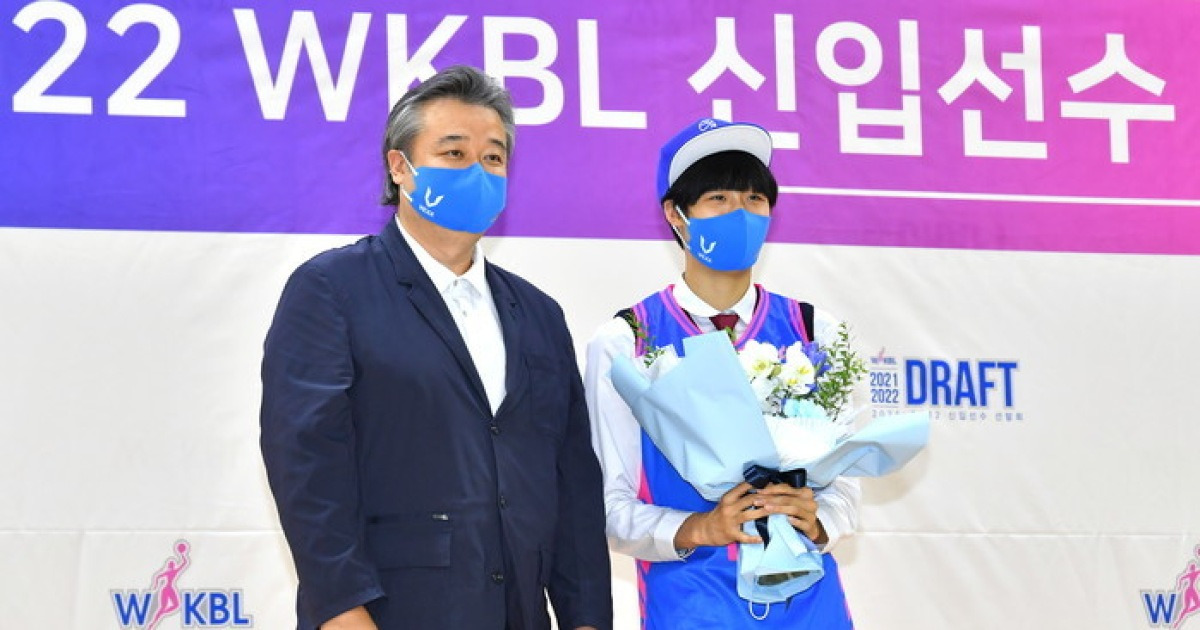 [JB포토] WKBL 1라운드 1순위로 뽑힌 삼성생명 이해란