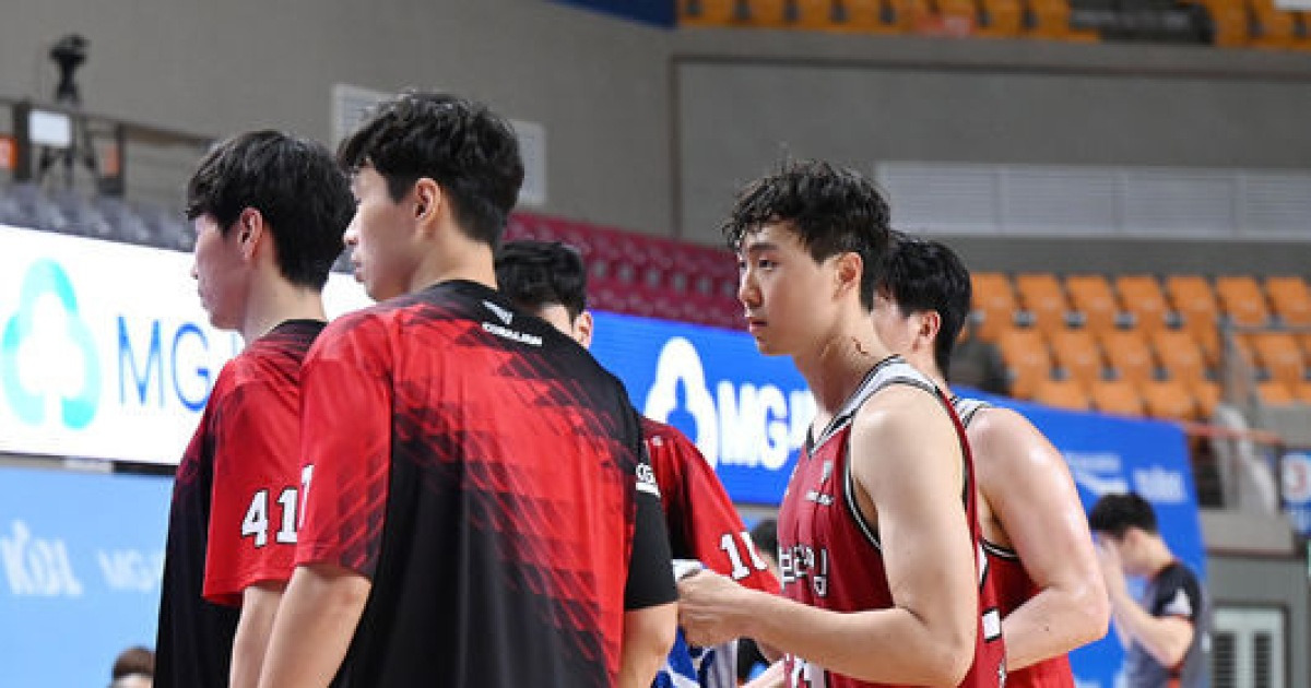 외국인 선수 빠진 KGC인삼공사, KT상대로 65-101 패배 [사진]
