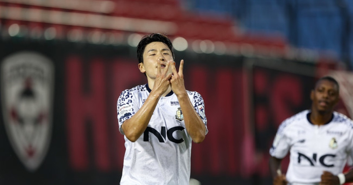 '스피드 레이서' 김인성, K리그2 29R MVP 선정..베스트 팀은 서울E