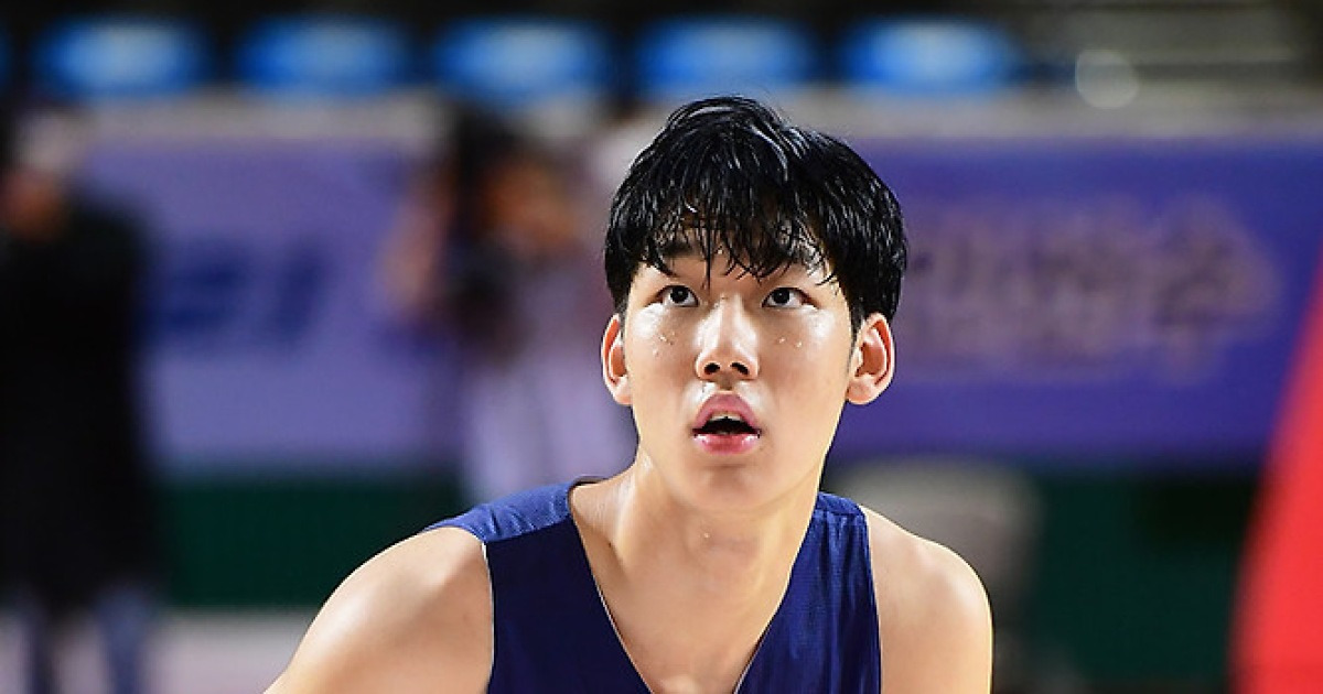 [JB포토] 2021 KBL 신인선수 트라이아웃, 연세대 이원석 '자유투는 신중하게'
