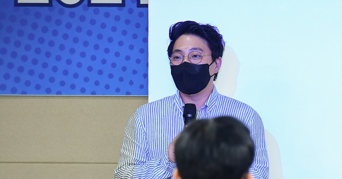 [JB포토] 2021 KBL 신인선수 오리엔테이션, SNS 및 미디어 교육 진행하는 KBSN 손대범 해설위원