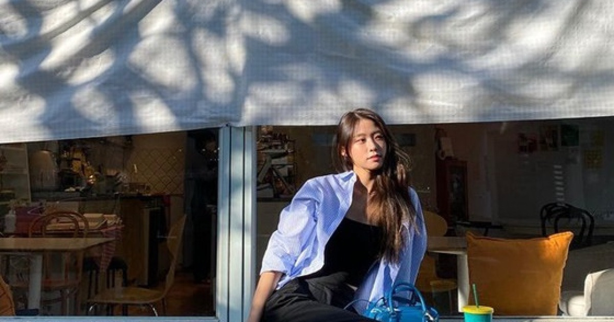 '167cm·47kg' 설현, 자연광 아래서 더욱 탄탄한 개미 허리[스타IN★]