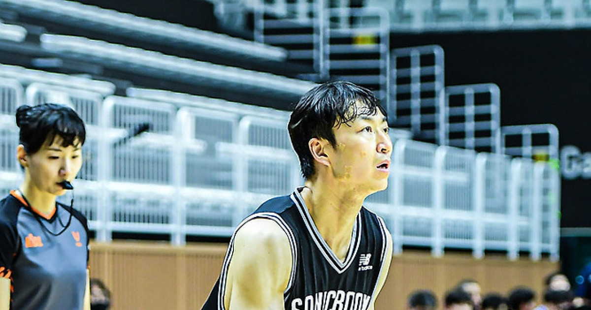 [JB포토] KT 김영환 '3점슛 찬스다'