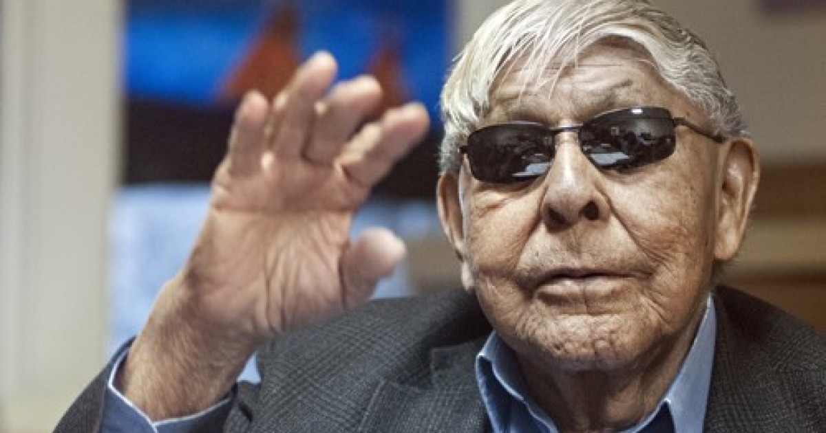 Obit Earl Old Person