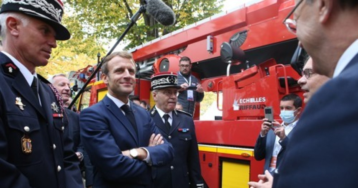 FRANCE FIREFIGHTERS MACRON