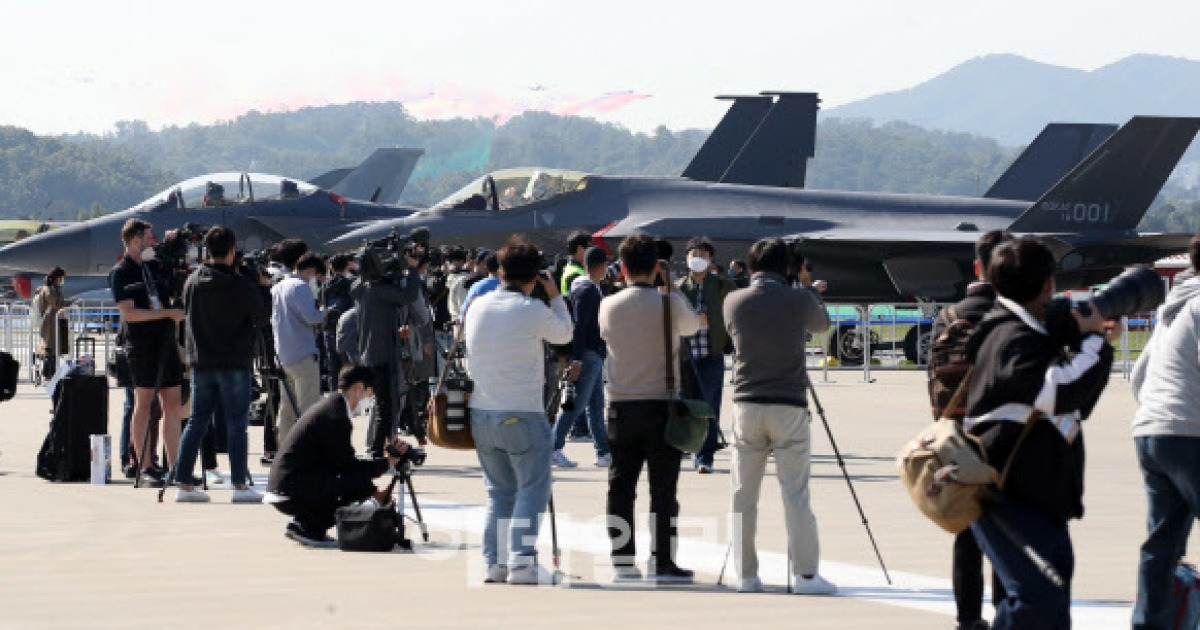 [포토]국내외 방위산업의 현주소를 보여주는 ADEX 2021