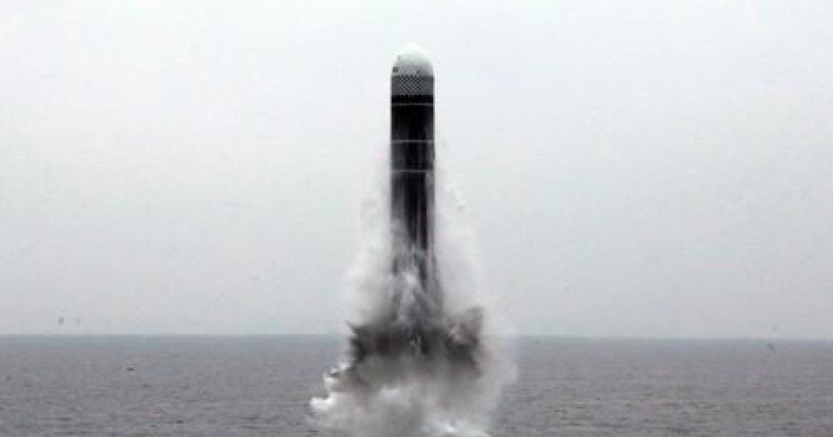 북, '보란 듯' SLBM 추정 탄도미사일 발사..NSC "깊은 유감"(종합2보)