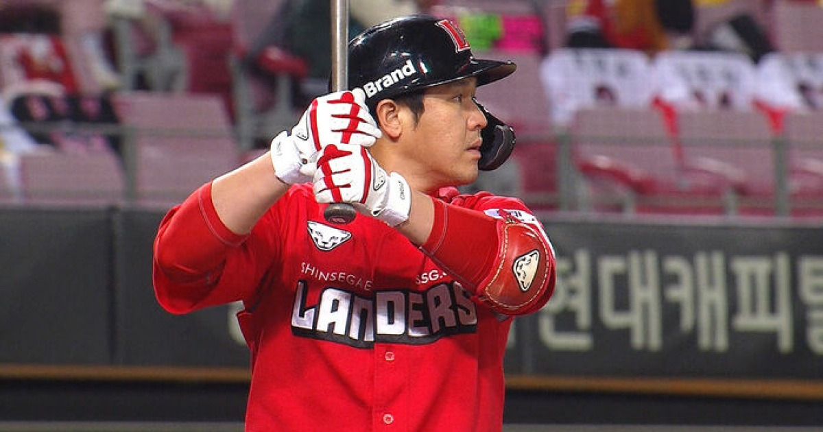 이승엽 "최정, 400홈런 축하..KBO 500홈런 시대 열어주길"