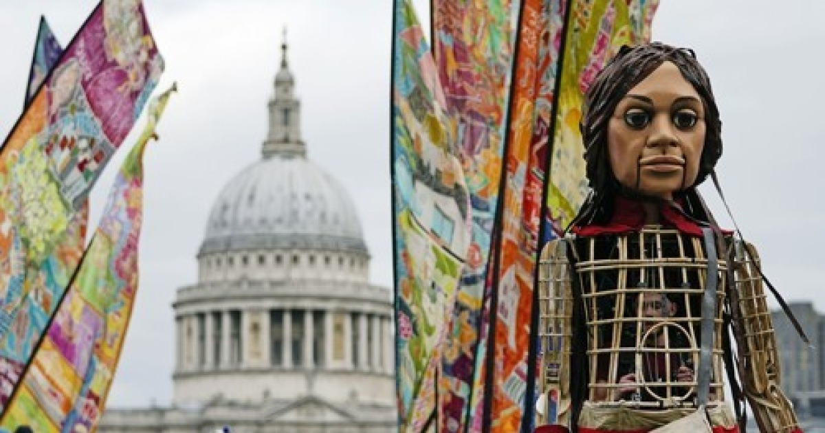 Britain Giant Puppet