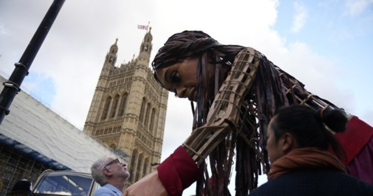 Britain Giant Puppet