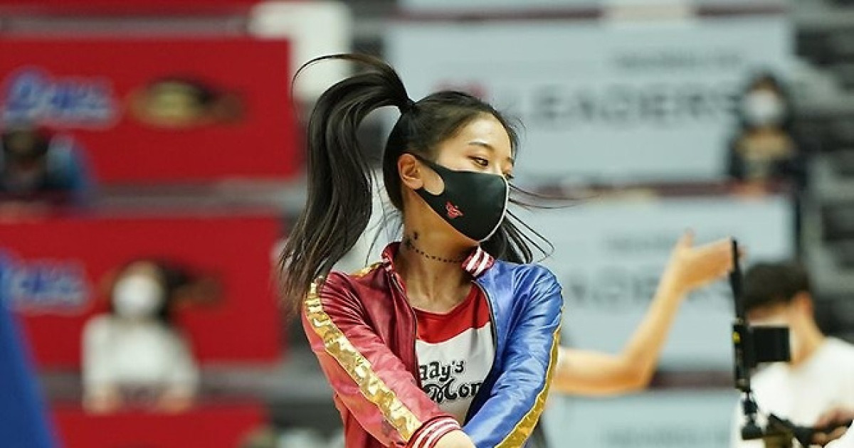 [JB포토] KT 치어리더 '응원 타임'